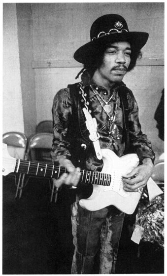 Os espelhos e reflexos da vida e obra de Jimi Hendrix